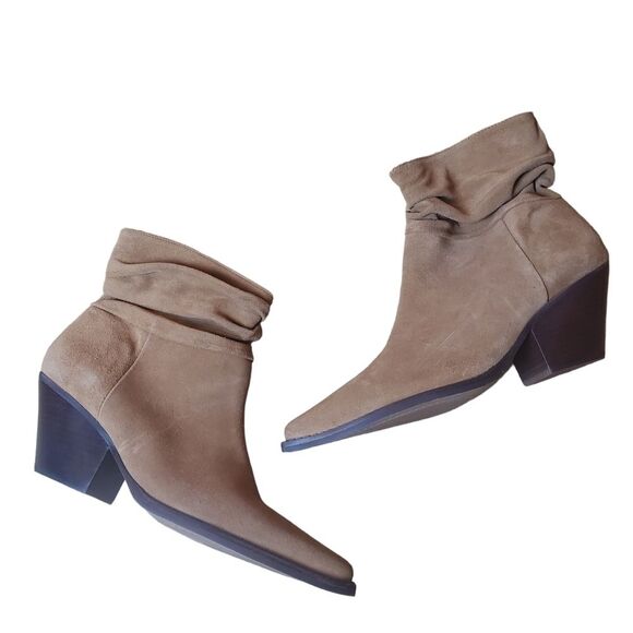 Vince Camuto | Shoes | Vince Camuto Nerlinji Scrunched Booties Size 95 ...